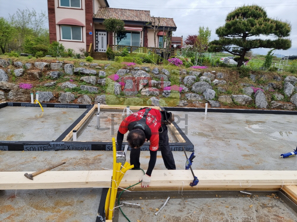 골조패널 상.하차 및 토대 시공 - 현장갤러리 - 목조주택전문 다우건업